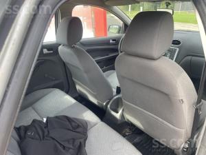 Grey Ford Focus 2006 in Jelgava, with an engine capacity of 1.60 L and mileage of 258 thousand km for 1300 €, photo 9 on AUTOMOTO.COM.LV