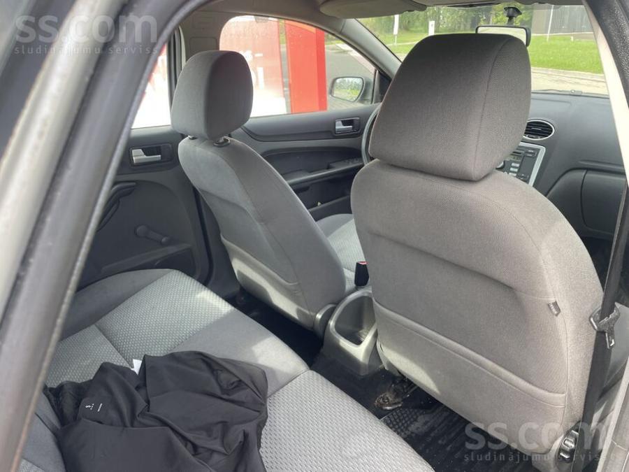 Grey Ford Focus 2006 in Jelgava, with an engine capacity of 1.60 L and mileage of 258 thousand km for 1300 €, photo 9 on AUTOMOTO.COM.LV