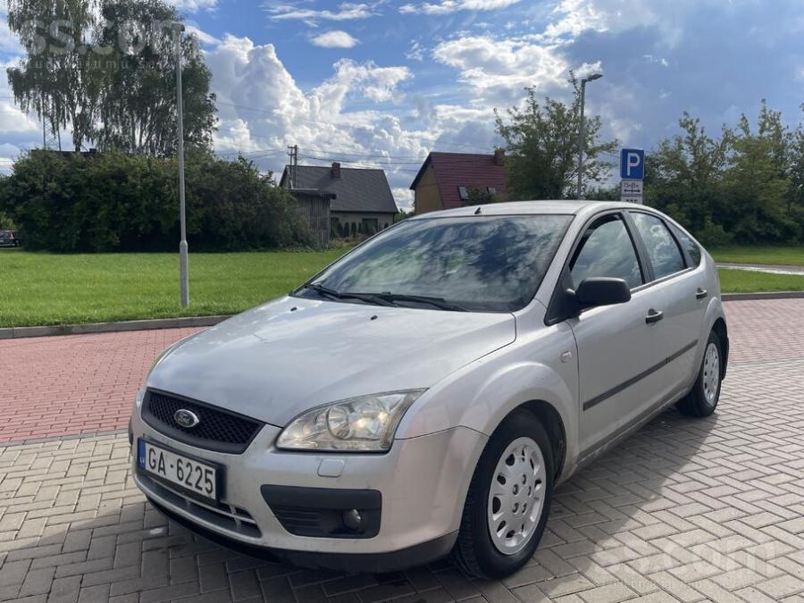 Grey Ford Focus 2006 in Jelgava, with an engine capacity of 1.60 L and mileage of 258 thousand km for 1300 €, photo 10 on AUTOMOTO.COM.LV