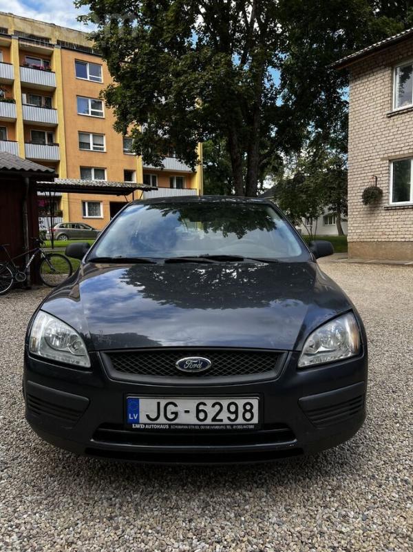 Grey Ford Focus 2006 in Valmiera, with an engine capacity of 1.60 L and mileage of 278 thousand km for 650 €, photo 3 on AUTOMOTO.COM.LV
