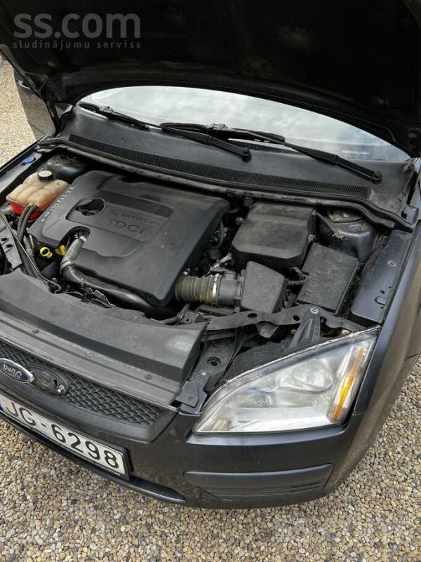 Grey Ford Focus 2006 in Valmiera, with an engine capacity of 1.60 L and mileage of 278 thousand km for 650 €, photo 9 on AUTOMOTO.COM.LV