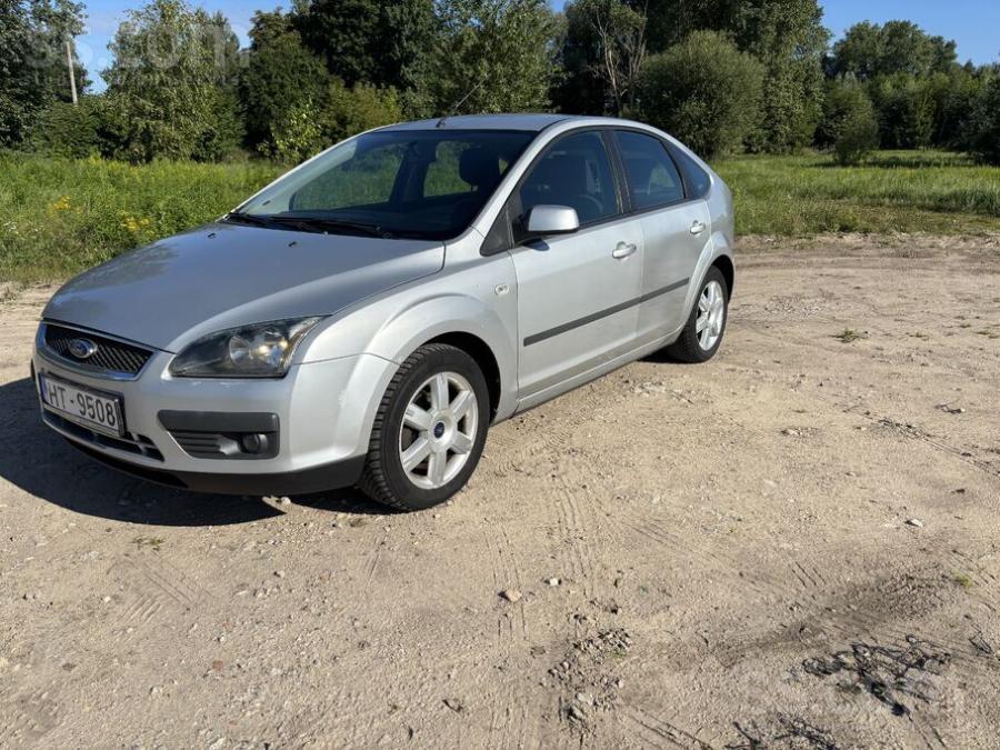 Grey Ford Focus 2006 in Riga, with an engine capacity of 1.60 L and mileage of 271 thousand km for 1390 €, photo 3 on AUTOMOTO.COM.LV