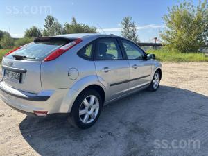 Grey Ford Focus 2006 in Riga, with an engine capacity of 1.60 L and mileage of 271 thousand km for 1390 €, photo 5 on AUTOMOTO.COM.LV