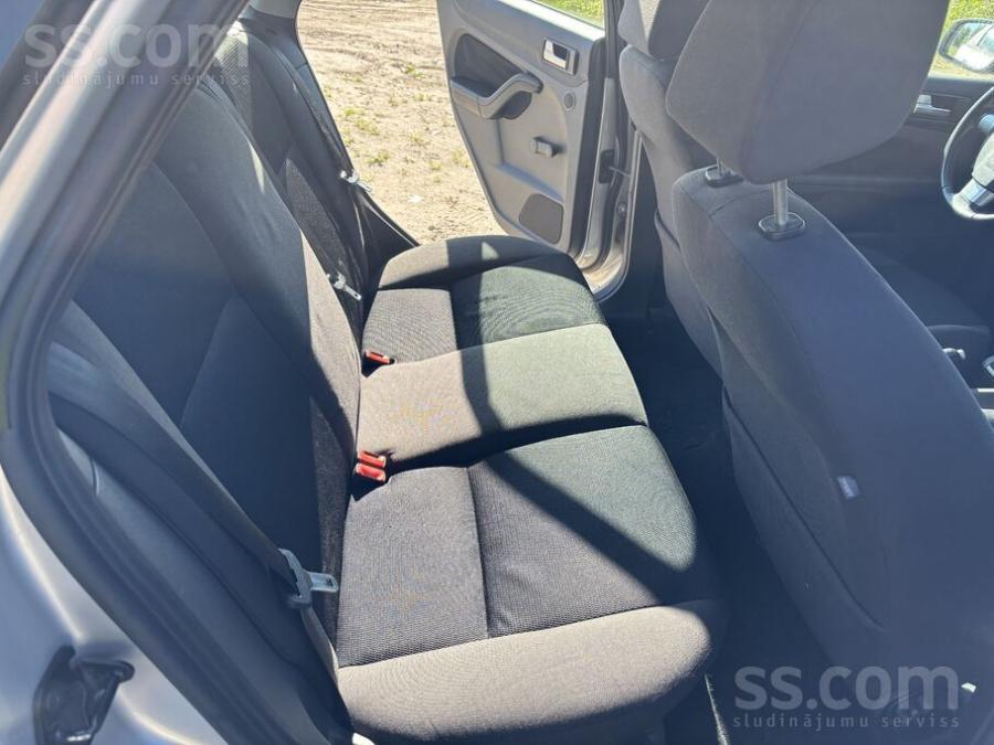 Grey Ford Focus 2006 in Riga, with an engine capacity of 1.60 L and mileage of 271 thousand km for 1390 €, photo 9 on AUTOMOTO.COM.LV