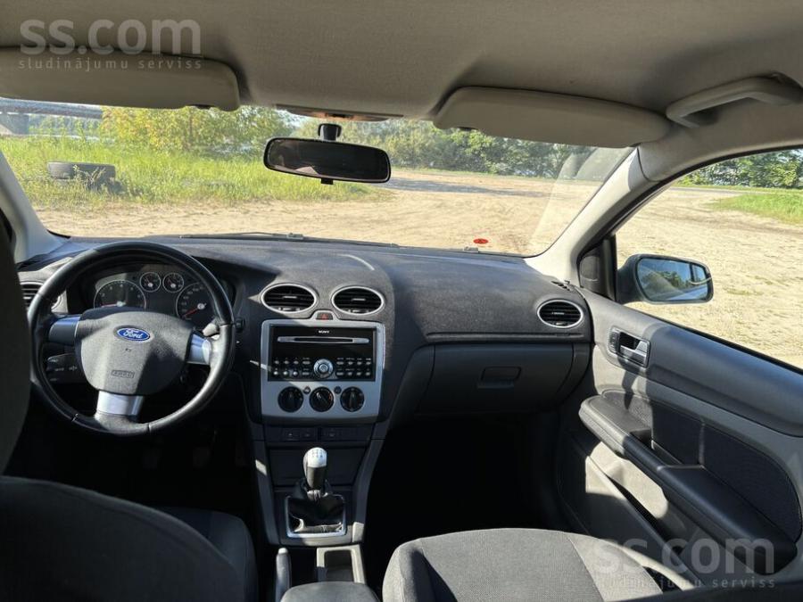 Grey Ford Focus 2006 in Riga, with an engine capacity of 1.60 L and mileage of 271 thousand km for 1390 €, photo 11 on AUTOMOTO.COM.LV