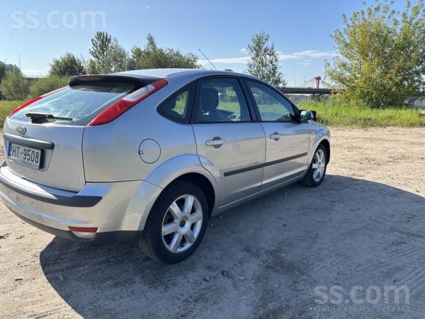 Grey Ford Focus 2006 in Riga, with an engine capacity of 1.60 L and mileage of 271 thousand km for 1390 €, photo 5 on AUTOMOTO.COM.LV