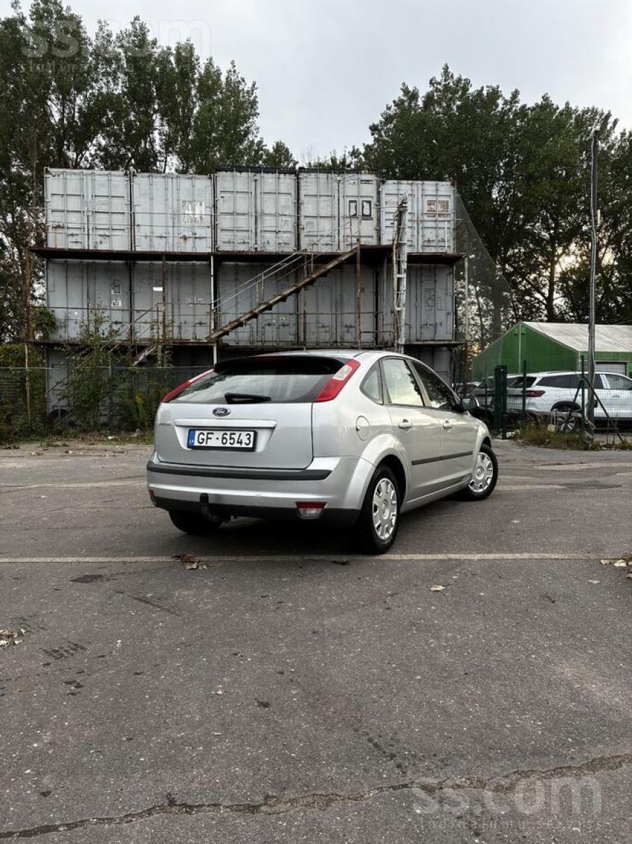 Pelēks Ford Focus 2006 Rīga, ar dzinēja tilpumu 1.40 L un nobraukumu 151 tūkst. km par 750 €, foto 4 vietnē AUTOMOTO.COM.LV