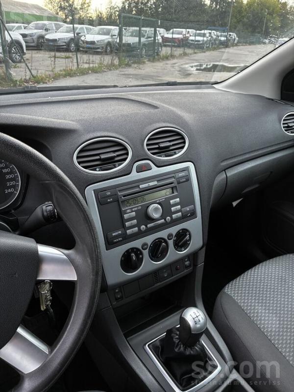 Grey Ford Focus 2006 in Riga, with an engine capacity of 1.40 L and mileage of 151 thousand km for 750 €, photo 5 on AUTOMOTO.COM.LV