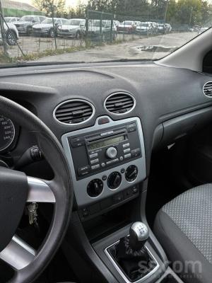 Pelēks Ford Focus 2006 Rīga, ar dzinēja tilpumu 1.40 L un nobraukumu 151 tūkst. km par 750 €, foto 5 vietnē AUTOMOTO.COM.LV