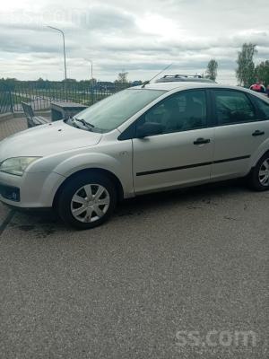 Grey Ford Focus 2006 in Riga, with an engine capacity of 1.60 L and mileage of 304 thousand km for 900 €, photo 3 on AUTOMOTO.COM.LV