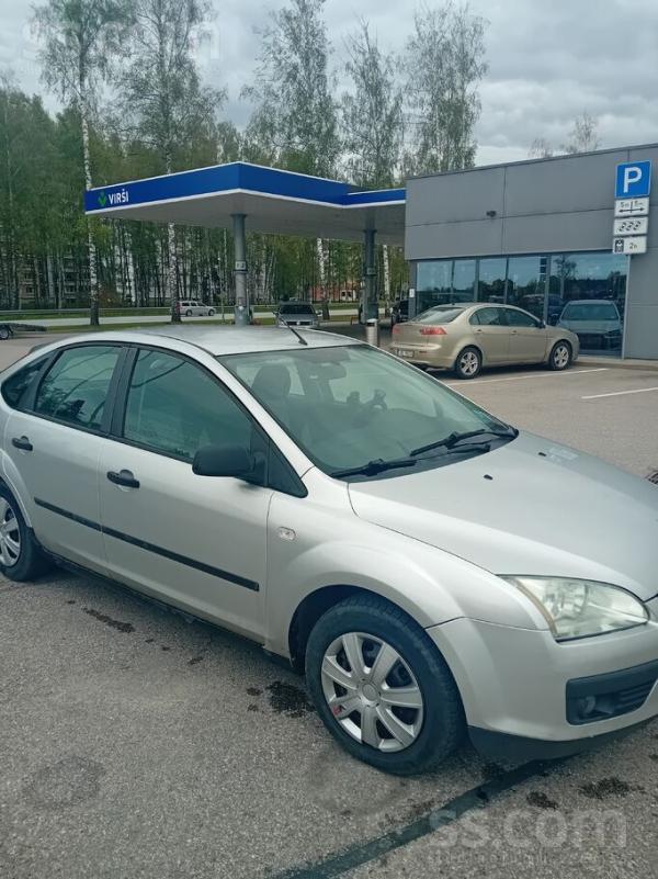 Pelēks Ford Focus 2006 Rīga, ar dzinēja tilpumu 1.60 L un nobraukumu 304 tūkst. km par 900 €, foto 4 vietnē AUTOMOTO.COM.LV