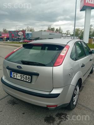 Grey Ford Focus 2006 in Riga, with an engine capacity of 1.60 L and mileage of 304 thousand km for 900 €, photo 5 on AUTOMOTO.COM.LV