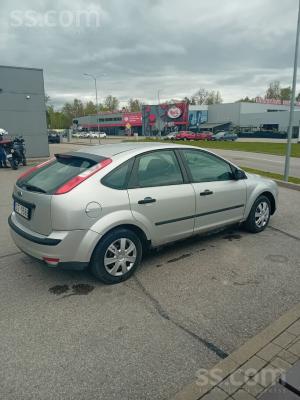 Grey Ford Focus 2006 in Riga, with an engine capacity of 1.60 L and mileage of 304 thousand km for 900 €, photo 6 on AUTOMOTO.COM.LV
