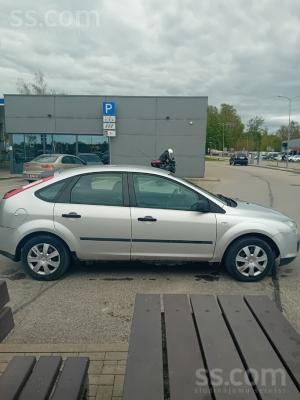 Grey Ford Focus 2006 in Riga, with an engine capacity of 1.60 L and mileage of 304 thousand km for 900 €, photo 7 on AUTOMOTO.COM.LV