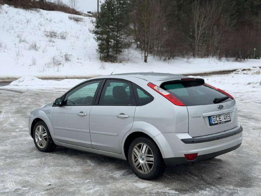 Pelēks Ford Focus 2007 Viļņa, ar dzinēja tilpumu 2.00 L un nobraukumu 280 tūkst. km par 1500 €, foto 3 vietnē AUTOMOTO.COM.LV