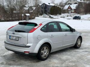 Pelēks Ford Focus 2007 Viļņa, ar dzinēja tilpumu 2.00 L un nobraukumu 280 tūkst. km par 1500 €, foto 4 vietnē AUTOMOTO.COM.LV