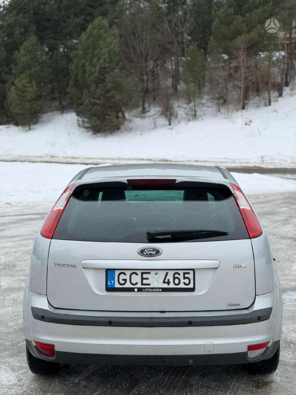 Pelēks Ford Focus 2007 Viļņa, ar dzinēja tilpumu 2.00 L un nobraukumu 280 tūkst. km par 1500 €, foto 5 vietnē AUTOMOTO.COM.LV