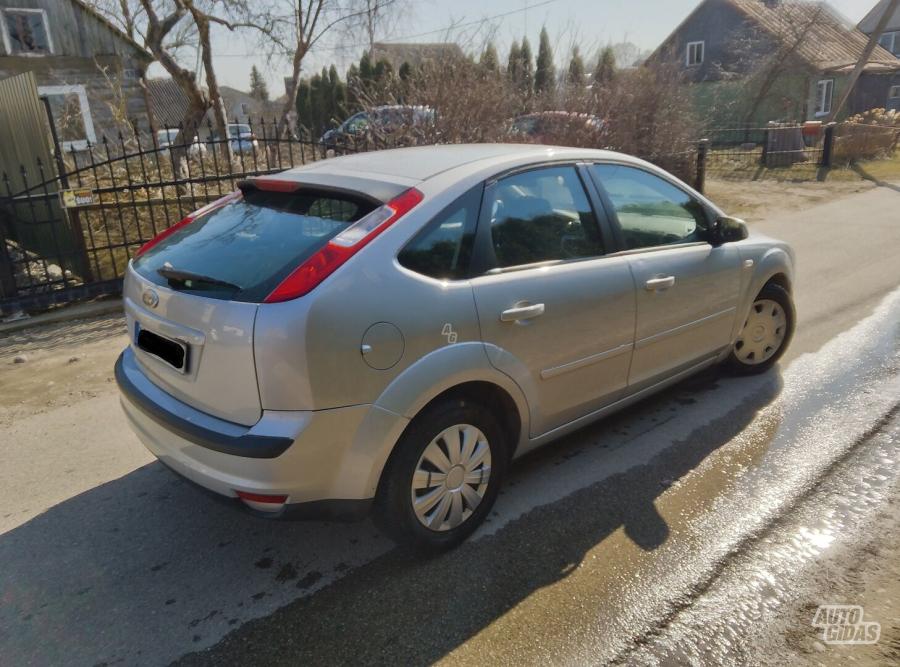 Grey Ford Focus 2007 in Vilkaviskis, with an engine capacity of 1.60 L and mileage of 220 thousand km for 1250 €, photo 5 on AUTOMOTO.COM.LV