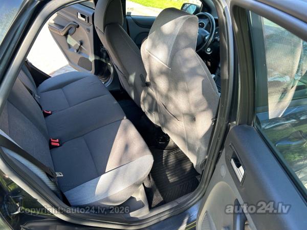 Pelēks Ford Focus 2007 Tallina, ar dzinēja tilpumu 2.50 L un nobraukumu 146 tūkst. km par 4700 €, foto 4 vietnē AUTOMOTO.COM.LV