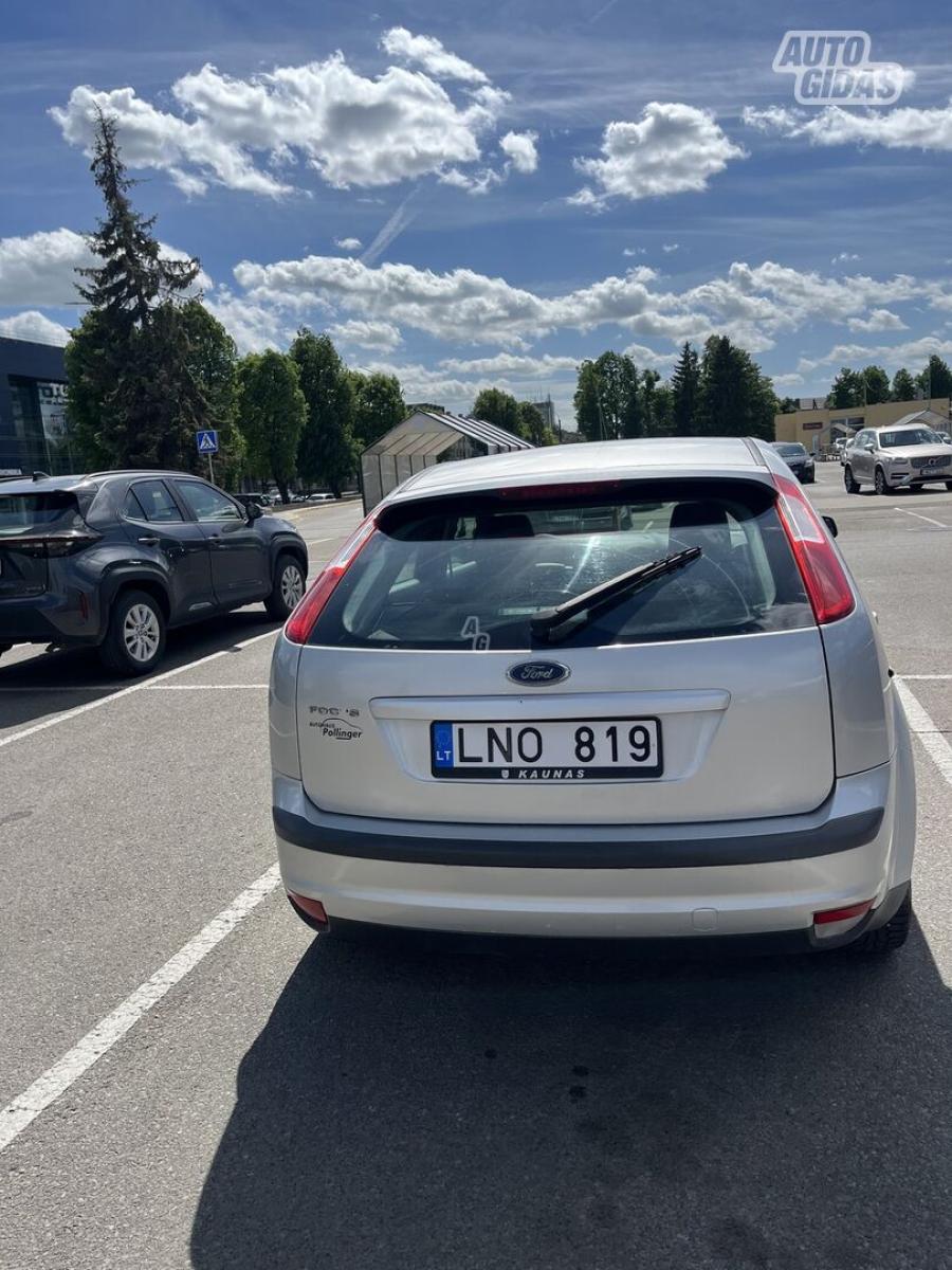 Pelēks Ford Focus 2007 Kauņa, ar dzinēja tilpumu 1.60 L un nobraukumu 280 tūkst. km par 800 €, foto 4 vietnē AUTOMOTO.COM.LV