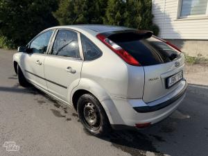 Grey Ford Focus 2007 in Kaunas, with an engine capacity of 1.60 L and mileage of 400 thousand km for 600 €, photo 8 on AUTOMOTO.COM.LV