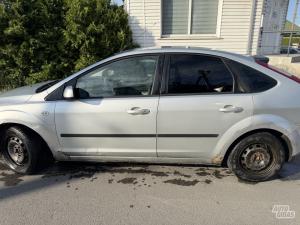 Grey Ford Focus 2007 in Kaunas, with an engine capacity of 1.60 L and mileage of 400 thousand km for 600 €, photo 9 on AUTOMOTO.COM.LV