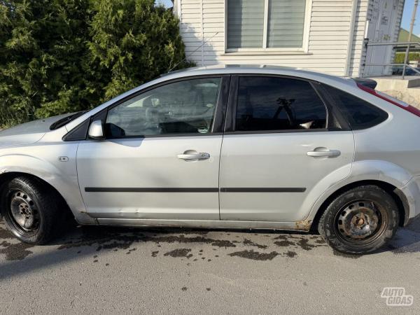 Grey Ford Focus 2007 in Kaunas, with an engine capacity of 1.60 L and mileage of 400 thousand km for 600 €, photo 8 on AUTOMOTO.COM.LV