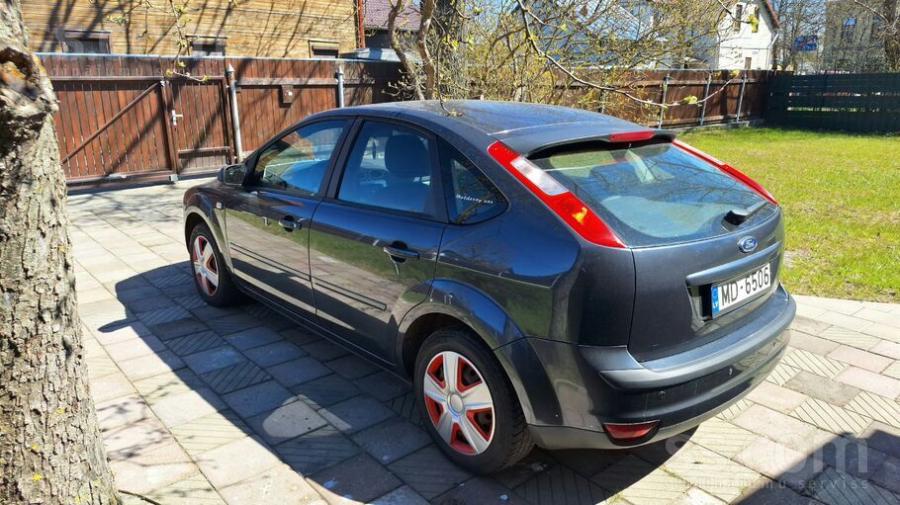 Pelēks Ford Focus 2007 Rīga, ar dzinēja tilpumu 1.80 L un nobraukumu 175 tūkst. km par 1500 €, foto 7 vietnē AUTOMOTO.COM.LV