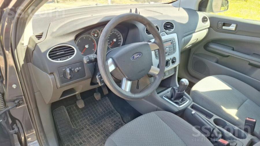 Pelēks Ford Focus 2007 Rīga, ar dzinēja tilpumu 1.80 L un nobraukumu 175 tūkst. km par 1500 €, foto 12 vietnē AUTOMOTO.COM.LV