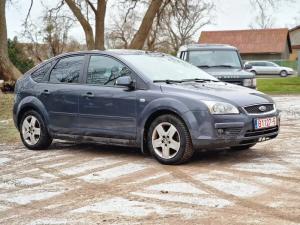 Pelēks Ford Focus 2007 Grobiņa, ar dzinēja tilpumu 1.60 L un nobraukumu 327 tūkst. km par 1200 €, foto 7 vietnē AUTOMOTO.COM.LV