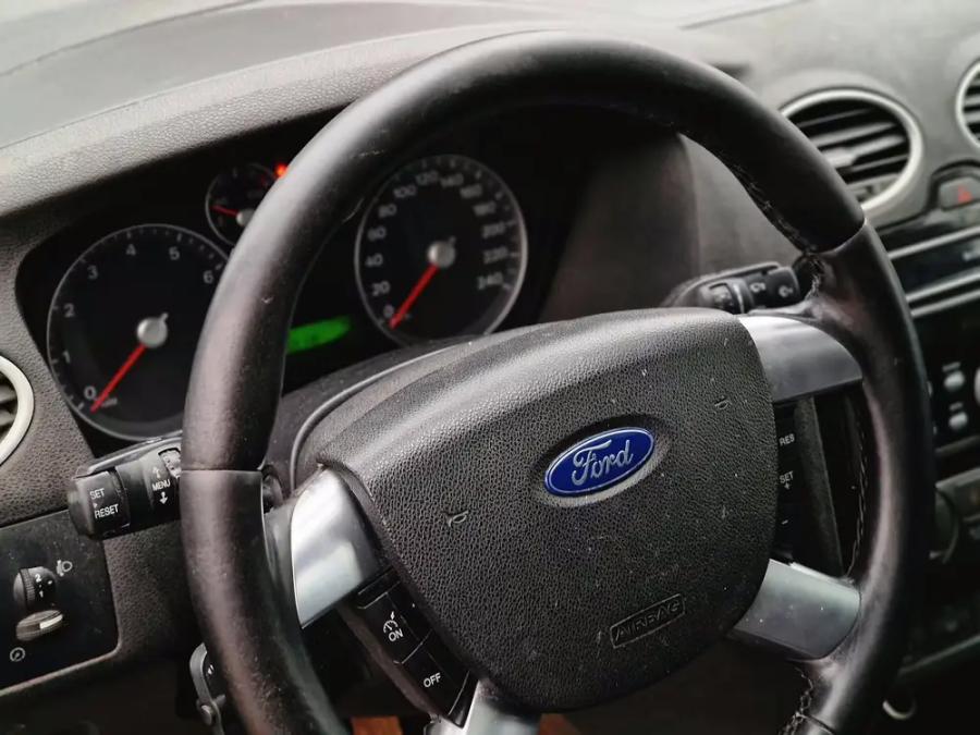 Pelēks Ford Focus 2007 Grobiņa, ar dzinēja tilpumu 1.60 L un nobraukumu 327 tūkst. km par 1200 €, foto 15 vietnē AUTOMOTO.COM.LV