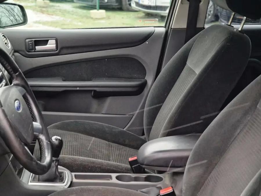 Pelēks Ford Focus 2007 Grobiņa, ar dzinēja tilpumu 1.60 L un nobraukumu 327 tūkst. km par 1200 €, foto 19 vietnē AUTOMOTO.COM.LV