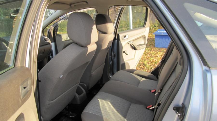Grey Ford Focus 2007 in Riga, with an engine capacity of 1.60 L and mileage of 154 thousand km for 2250 €, photo 11 on AUTOMOTO.COM.LV