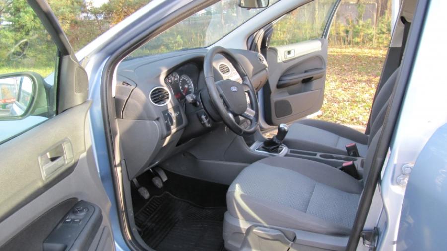 Grey Ford Focus 2007 in Riga, with an engine capacity of 1.60 L and mileage of 154 thousand km for 2250 €, photo 12 on AUTOMOTO.COM.LV