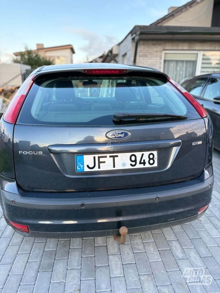 Grey Ford Focus 2007 in Silute, with an engine capacity of 2.00 L and mileage of 204 thousand km for 1500 €, photo 4 on AUTOMOTO.COM.LV