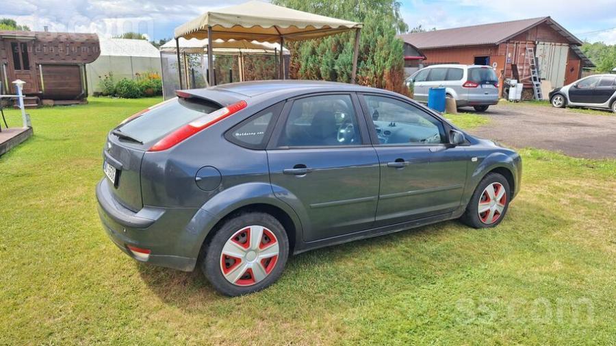 Pelēks Ford Focus 2007 Rīga, ar dzinēja tilpumu 1.80 L un nobraukumu 178 tūkst. km par 1800 €, foto 3 vietnē AUTOMOTO.COM.LV