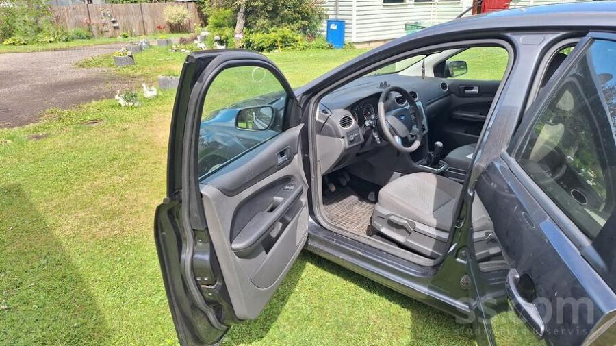 Pelēks Ford Focus 2007 Rīga, ar dzinēja tilpumu 1.80 L un nobraukumu 178 tūkst. km par 1800 €, foto 8 vietnē AUTOMOTO.COM.LV