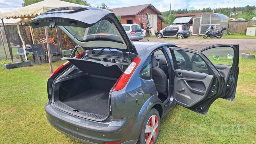 Pelēks Ford Focus 2007 Rīga, ar dzinēja tilpumu 1.80 L un nobraukumu 178 tūkst. km par 1800 €, foto 10 vietnē AUTOMOTO.COM.LV
