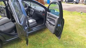 Pelēks Ford Focus 2007 Rīga, ar dzinēja tilpumu 1.80 L un nobraukumu 178 tūkst. km par 1800 €, foto 12 vietnē AUTOMOTO.COM.LV