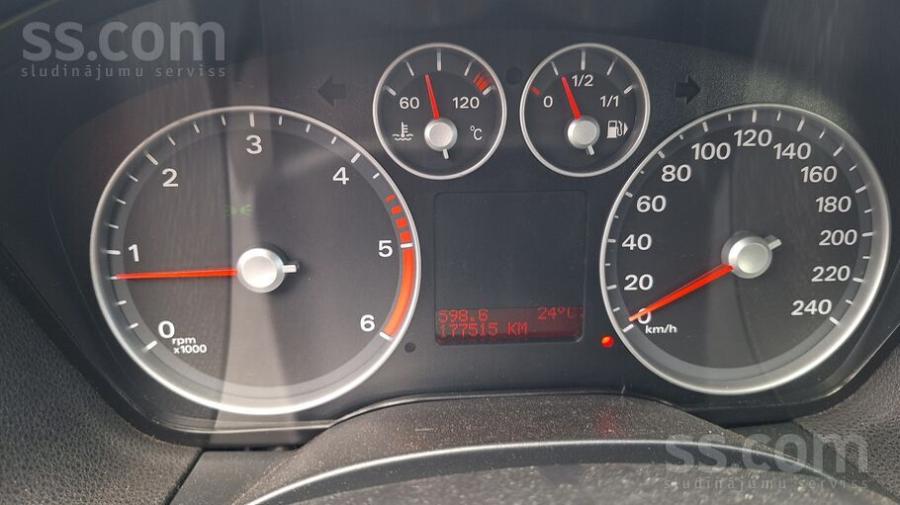 Pelēks Ford Focus 2007 Rīga, ar dzinēja tilpumu 1.80 L un nobraukumu 178 tūkst. km par 1800 €, foto 14 vietnē AUTOMOTO.COM.LV