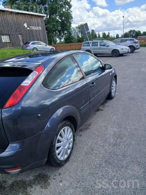 Grey Ford Focus 2007 in Kuldiga, with an engine capacity of 1.80 L and mileage of 242 thousand km for 1500 €, photo 4 on AUTOMOTO.COM.LV