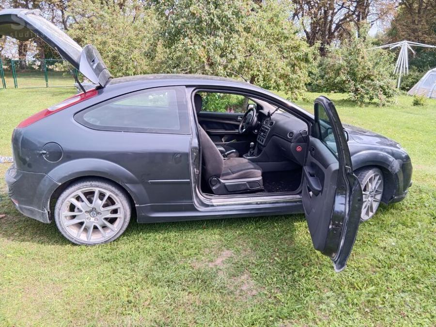 Grey Ford Focus 2007 in Tukums, with an engine capacity of 1.80 L and mileage of 277 thousand km for 800 €, photo 3 on AUTOMOTO.COM.LV