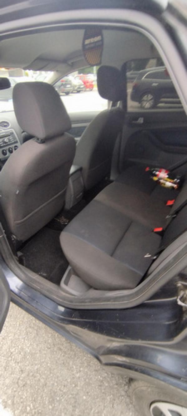 Grey Ford Focus 2007 in Kohtla-Jarve, with an engine capacity of 1.80 L and mileage of 245 thousand km for 1750 €, photo 10 on AUTOMOTO.COM.LV