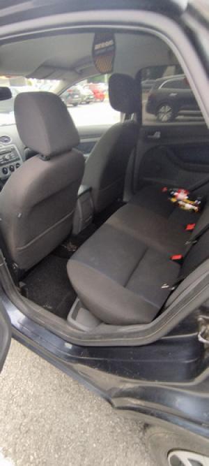 Pelēks Ford Focus 2007 Kohtla-Jerve, ar dzinēja tilpumu 1.80 L un nobraukumu 245 tūkst. km par 1750 €, foto 10 vietnē AUTOMOTO.COM.LV