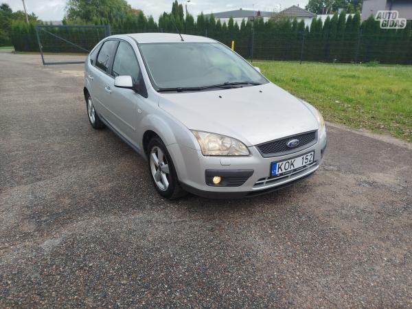 Grey Ford Focus 2007 in Kretinga, with an engine capacity of 1.60 L and mileage of 236 thousand km for 950 €, photo 1 on AUTOMOTO.COM.LV