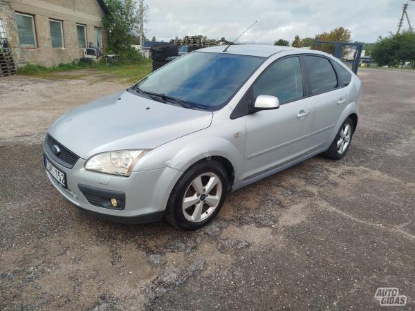 Grey Ford Focus 2007 in Kretinga, with an engine capacity of 1.60 L and mileage of 236 thousand km for 950 €, photo 3 on AUTOMOTO.COM.LV