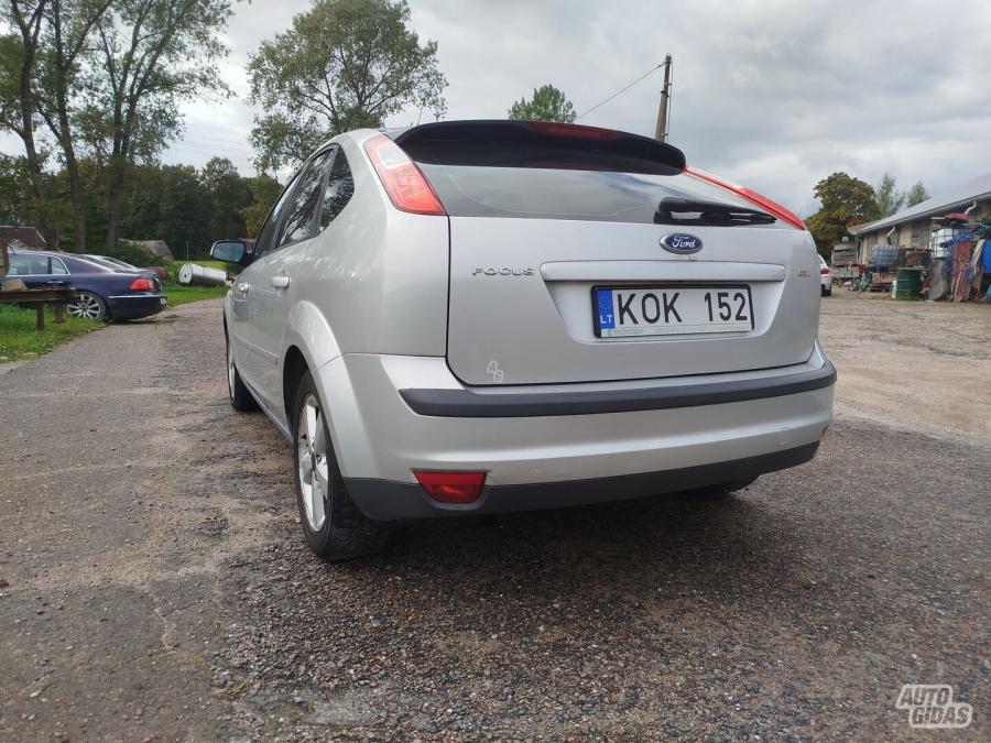 Pelēks Ford Focus 2007 Kretinga, ar dzinēja tilpumu 1.60 L un nobraukumu 236 tūkst. km par 950 €, foto 5 vietnē AUTOMOTO.COM.LV