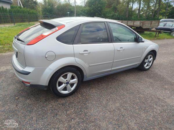 Grey Ford Focus 2007 in Kretinga, with an engine capacity of 1.60 L and mileage of 236 thousand km for 950 €, photo 6 on AUTOMOTO.COM.LV