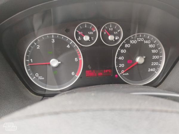 Grey Ford Focus 2007 in Kretinga, with an engine capacity of 1.60 L and mileage of 236 thousand km for 950 €, photo 10 on AUTOMOTO.COM.LV