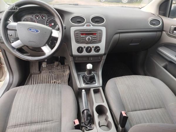Grey Ford Focus 2007 in Kretinga, with an engine capacity of 1.60 L and mileage of 236 thousand km for 950 €, photo 11 on AUTOMOTO.COM.LV